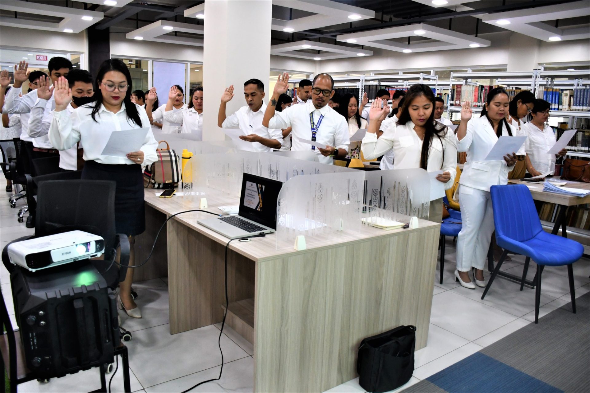 𝗡𝗲𝘄 𝗜𝗻𝘀𝘁𝗿𝘂𝗰𝘁𝗼𝗿𝘀 𝗧𝗮𝗸𝗲 𝗢𝗮𝘁𝗵 𝗼𝗳 𝗢𝗳𝗳𝗶𝗰𝗲 𝗮𝘁 𝗗𝗢𝗿𝗦𝗨