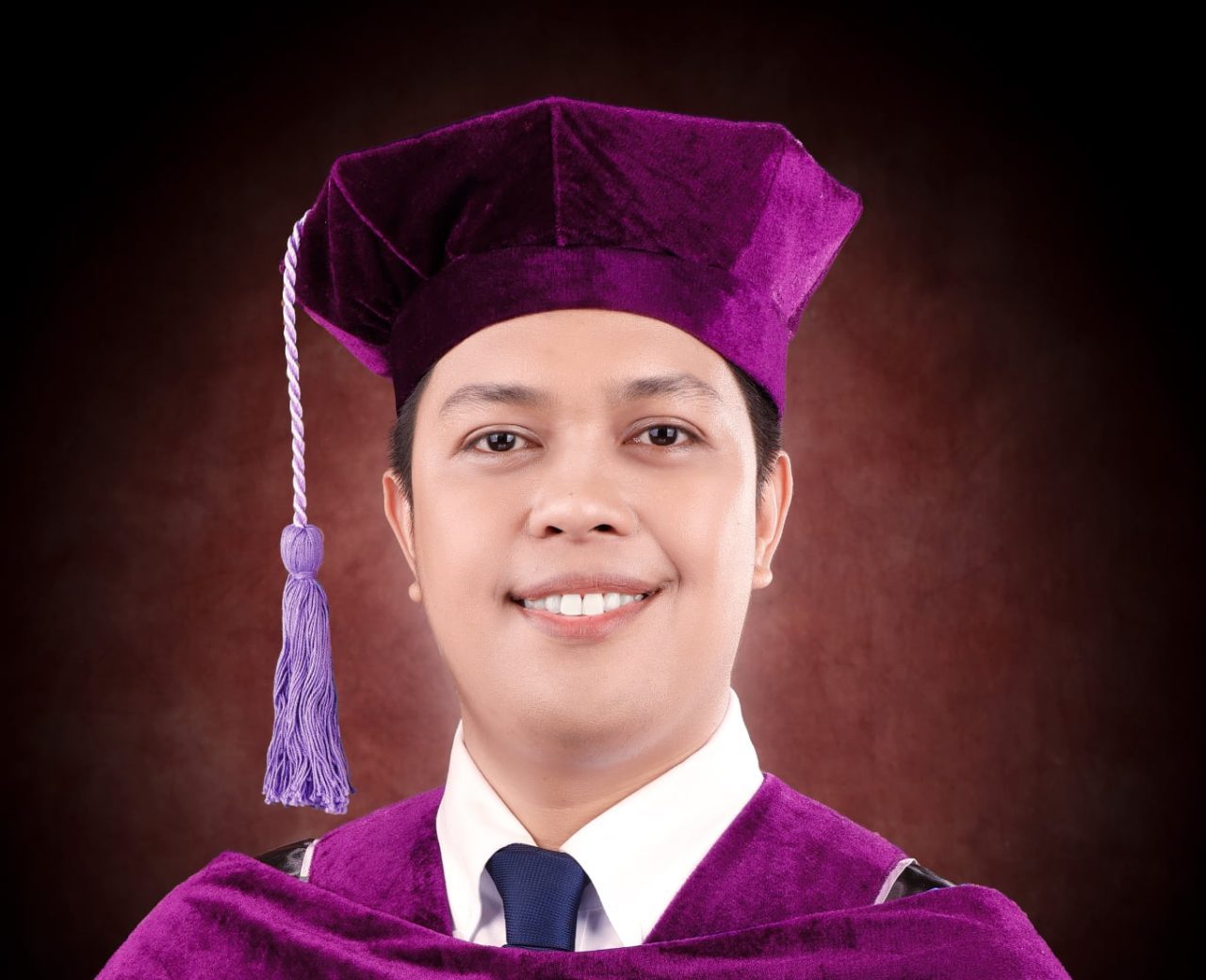 DOrSU Faculty Member Earns Juris Doctor with Highest Distinction